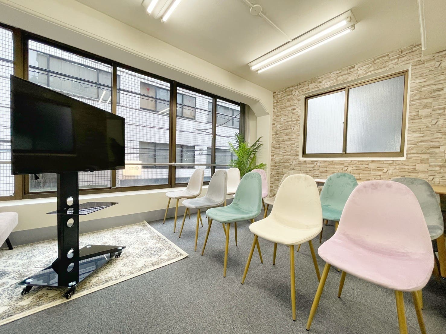 新宿駅 「徒歩4分」🌸【ゴミ捨て代行プラン有・BRUNOホットプレート・無料wifi】✨女子会・パーティー・撮影に✨お洒落で快適の写真6