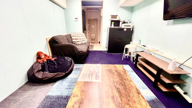 隠れ家🌈調理可能🐶55incTV📱宅飲み会🍺横浜駅西口徒歩🚶♂️5分|🌞バルコニー付きの写真1