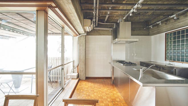 【明治神宮前〈原宿〉、明治通り沿い】NEW OPEN!名作ヴィンテージマンション ビラビアンカの自然光キッチンスタジオの写真8