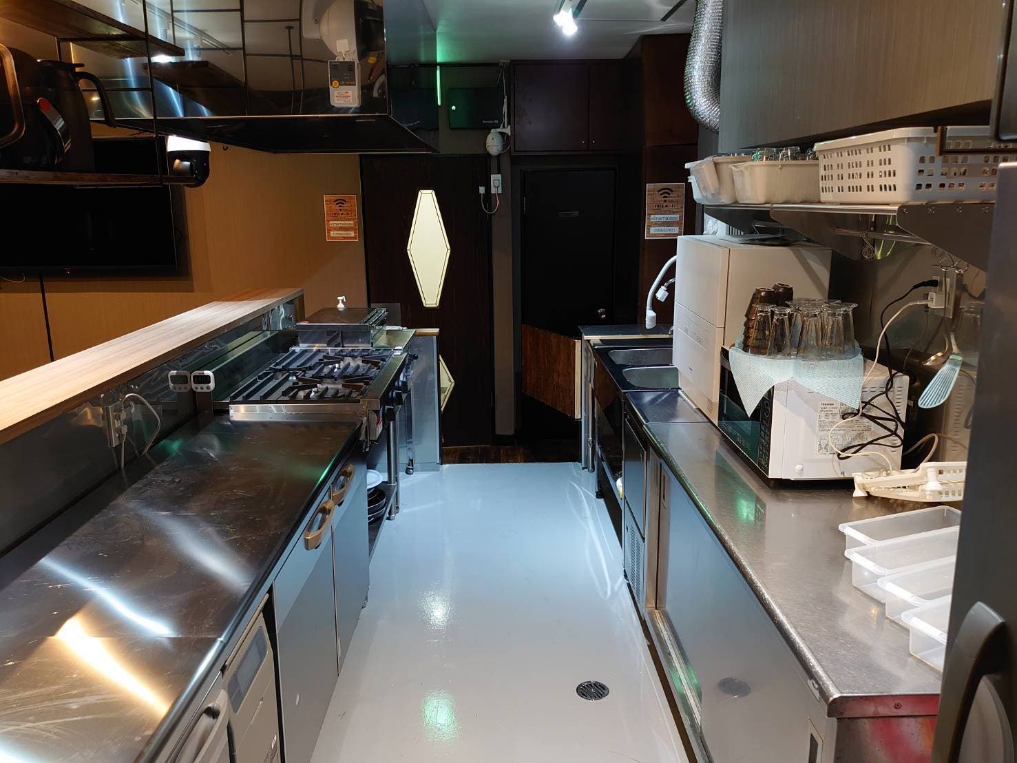 Aimar studio 中野店🌟中野駅徒歩３分🌟業務用キッチン使い放題🍴65型テレビ✨パーティースペース🎡の写真6