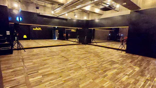 ◆横浜駅西口から徒歩5分◆舞台並みの照明設備完備!オシャレで居心地の良いレンタルスタジオです!の写真1