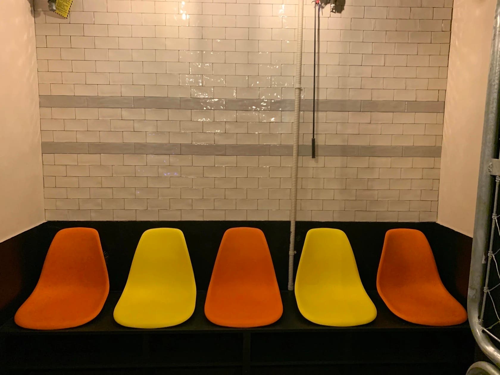 ◆横浜駅西口から徒歩5分◆舞台並みの照明設備完備！オシャレで居心地の良いレンタルスタジオです！の写真3