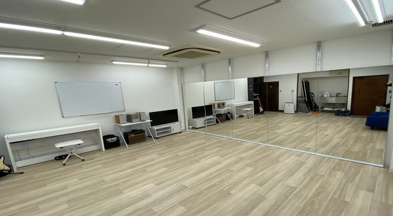 価格1,100円/1h　ダンス、ヨガ、音楽、撮影、会議など多用途で使えます
