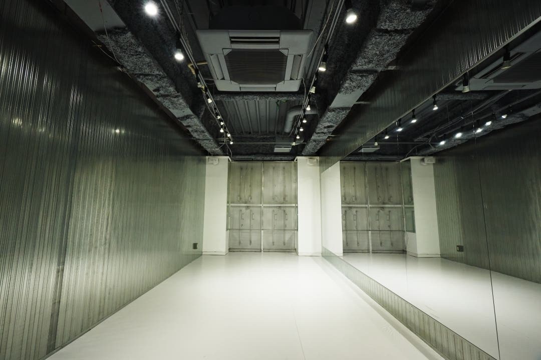 ベストホスト運営✨バックライトでシルエット撮影！Tiktok撮影に最適なレンタルスペース・ダンススタジオ！【1F】の写真4