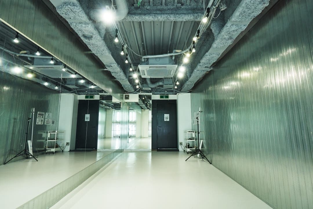 ベストホスト運営✨バックライトでシルエット撮影！Tiktok撮影に最適なレンタルスペース・ダンススタジオ！【1F】の写真7