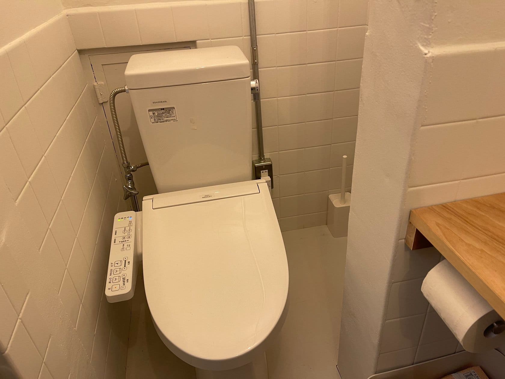 虎ノ門ヒルズ駅B4出口徒歩1分。虎ノ門ヒルズ隣接の好立地。質の高いデザイナーズ家具が揃った天井高3m以上のワークスペース。の写真6