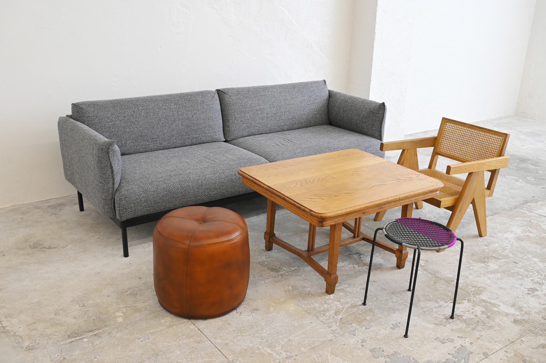 木の机（中）の画像1