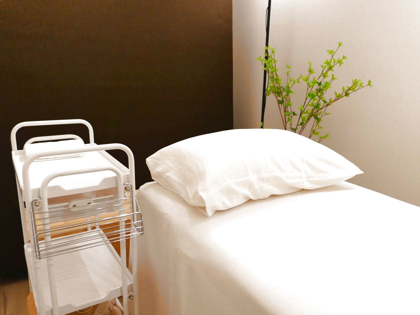 2F・201号室【天神駅 西1出口より徒歩1分】お洒落なホテルの一室をサロンに！の写真2