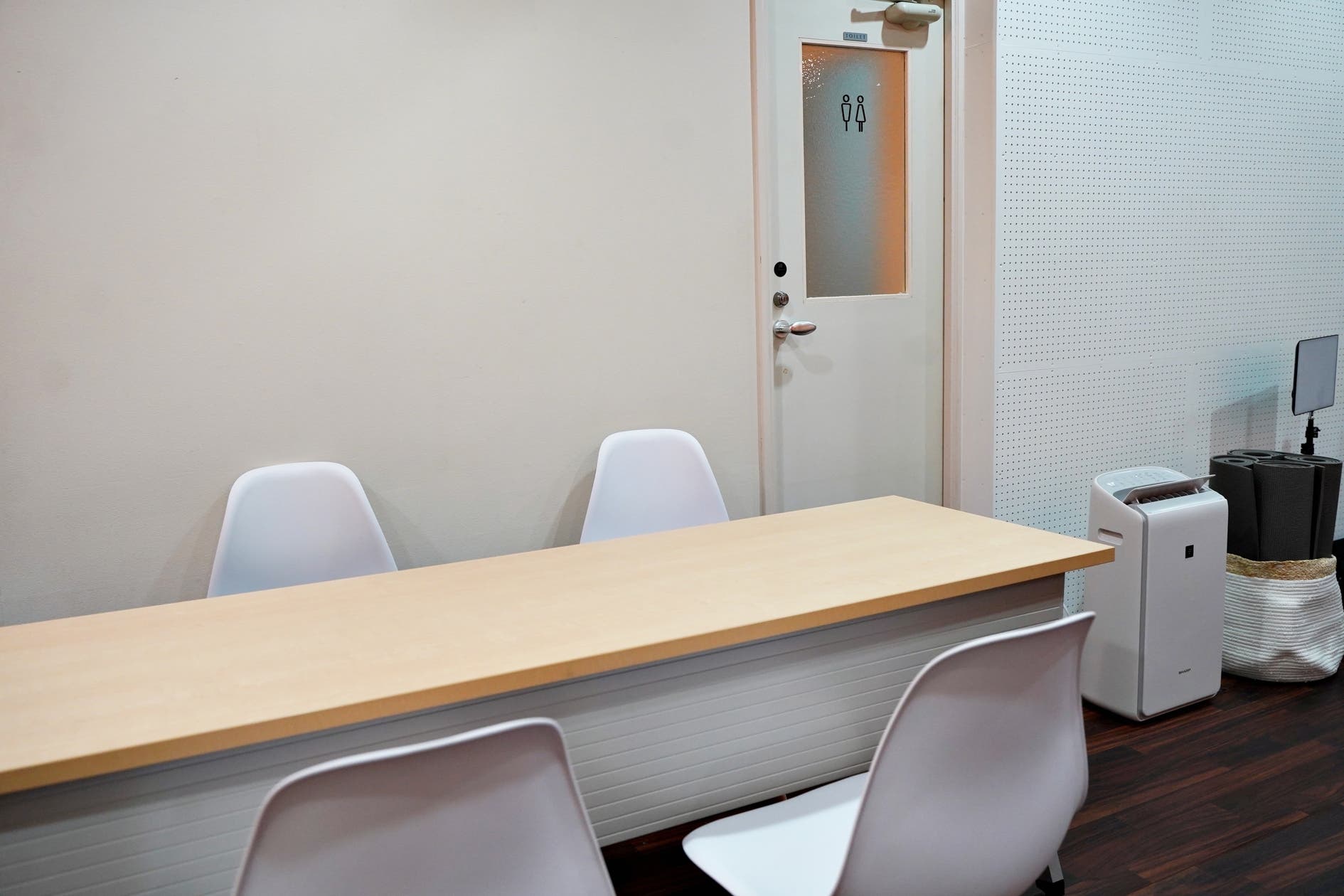 神戸三宮・広さ30坪の広めのスタジオ・ダンスやヨガなどに最適の写真5