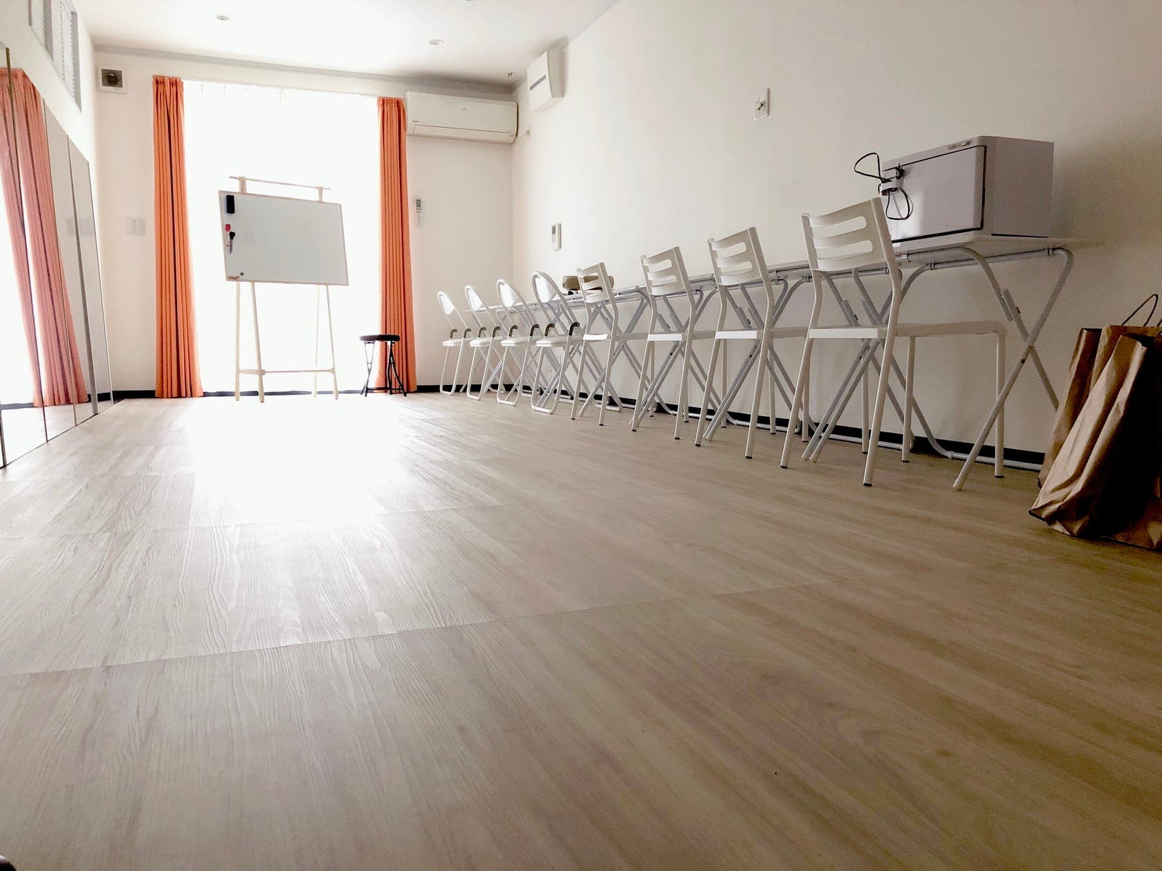 1day割引がお得✨少人数の施術レッスンや販売会にも便利な駅近スタジオ★LaQoo天神橋三丁目スタジオ室の写真8