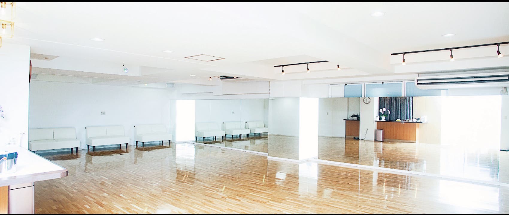 総面積160㎡のレンタルスペース、専用無料駐車場スペースあり。の写真1