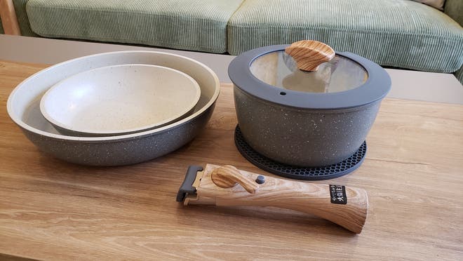 【ラパーク岸和田から徒歩3分】無料駐車場2台あり✨女子会/お家デート/誕生日会/タコパ/鍋パ/鑑賞会/セミナーの写真21