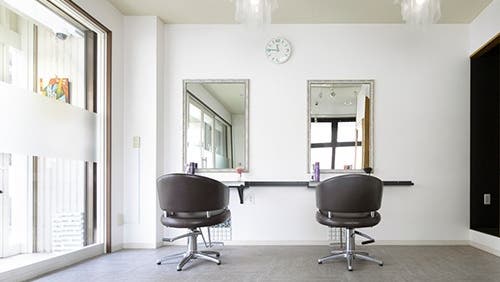 フリーランス シェアサロン UZI 東松戸店 セット面2の写真1