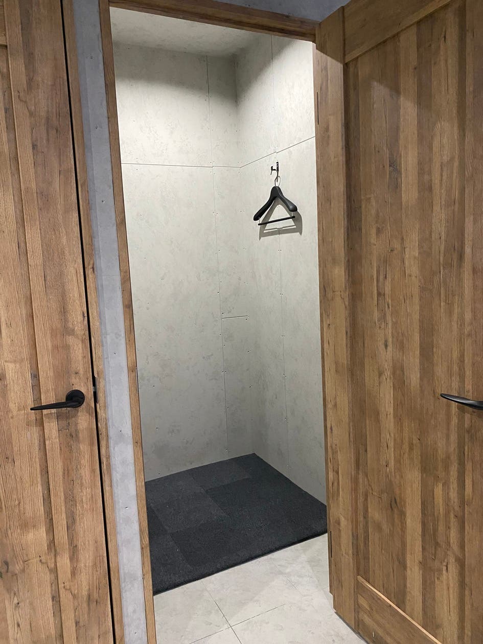 大泉学園駅徒歩1分！国際大会やプロリーグでも使用される最新スポーツコートに観客席を設けたマルチレンタルスペース！の写真6