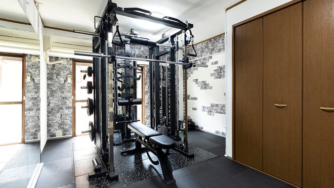 【京橋駅徒歩3分】京橋地域最安値当日予約可能の個室レンタルフィットネスジム!全面鏡張!ヨガやパーソナル可能!の写真1