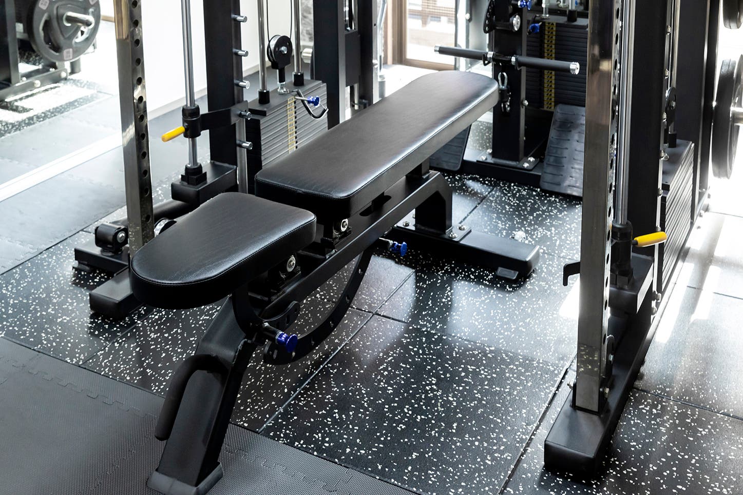 【京橋駅徒歩3分】京橋地域最安値当日予約可能の個室レンタルフィットネスジム！全面鏡張！ヨガやパーソナル可能！の写真4