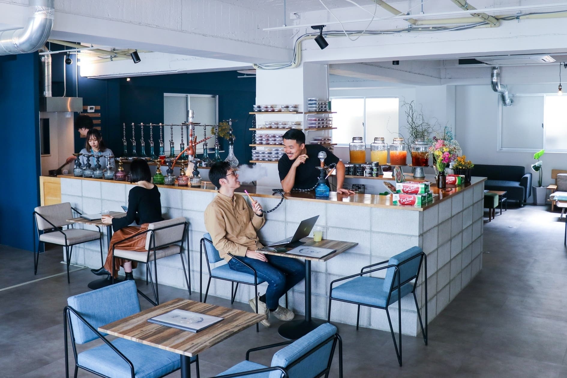 【お洒落なシーシャカフェ】貸切パーティー！展示会、ポップアップ、撮影会、様々な用途にの写真3