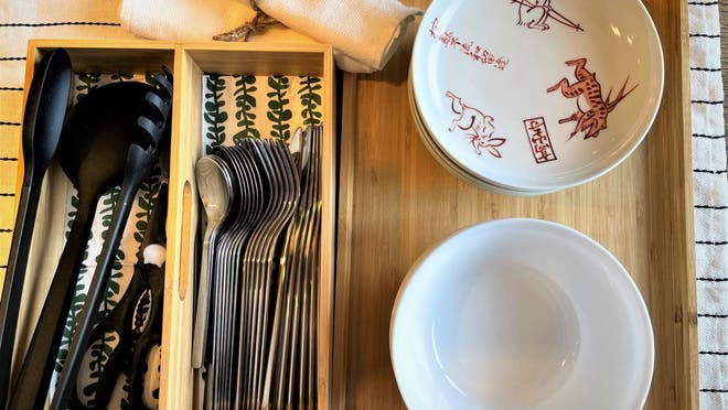 下北沢駅3分♪ 65型TV📺とBlu-ray・fireTVで動画鑑賞✨光WiFi 💖推し会女子会、ホムパ、Web会議やビジネスにの写真9