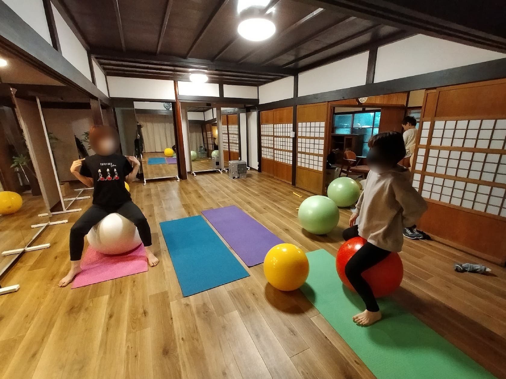 ★高山駅より15分★女子会★パーティー★飲み会★30㎡スタジオ★駐車場★65型大型テレビ★撮影★ボドゲの写真4