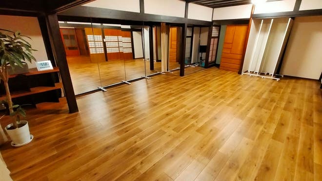 ★高山駅より15分★女子会★パーティー★飲み会★30㎡スタジオ★駐車場★65型大型テレビ★撮影★ボドゲの写真5