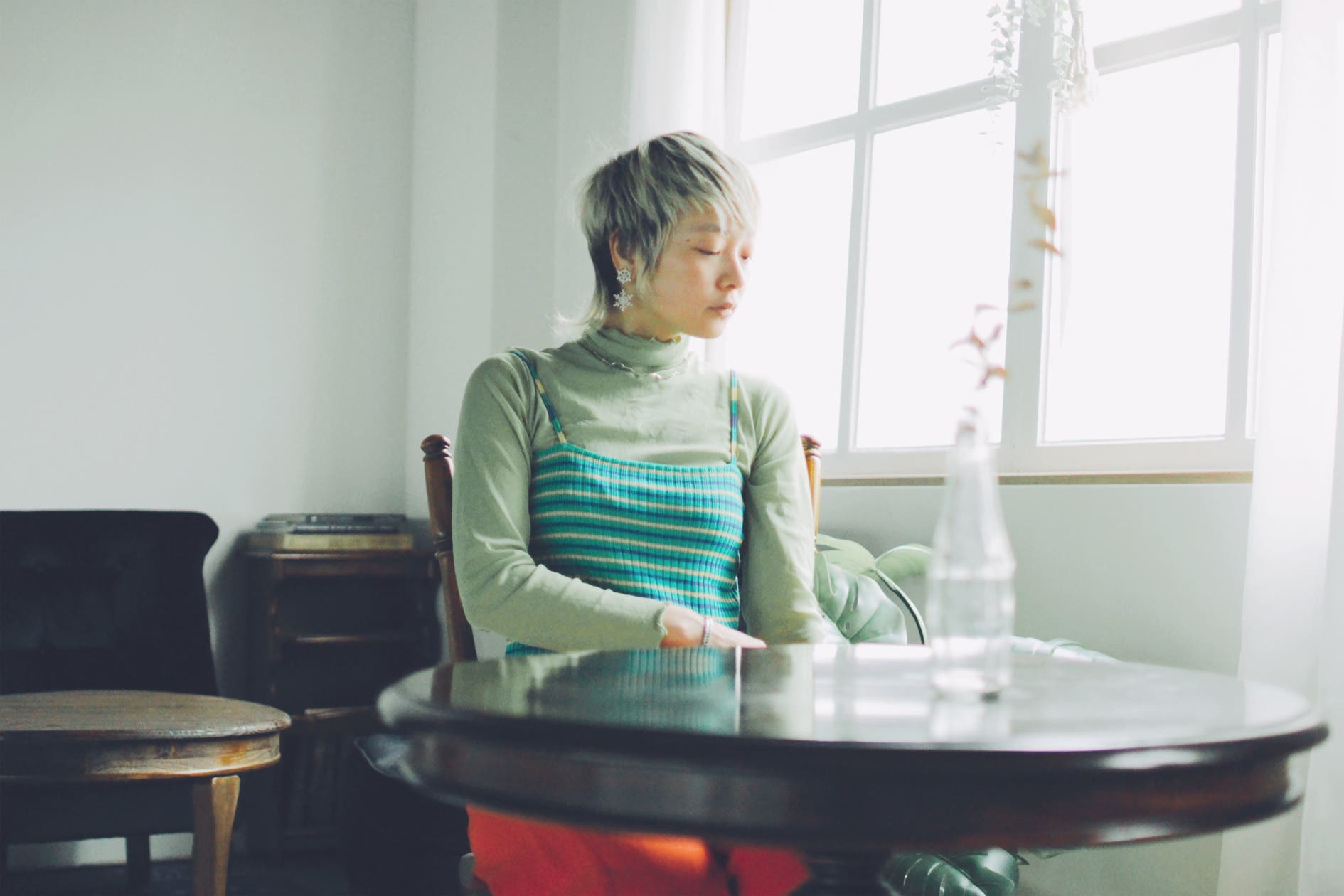 ベストホスト運営✨【目白駅3分】天高5m自然光の入る広い倉庫スタジオ！ダンス練習、窓際・白壁撮影/アンティーク&ビンテージ家具の写真18