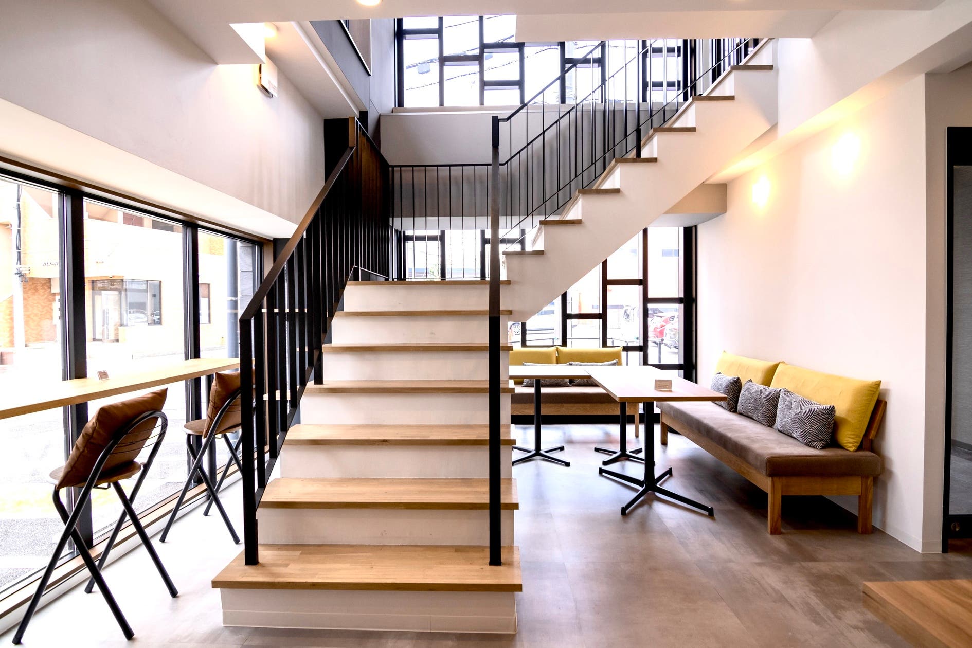 原駅徒歩3分。全面ガラス張りの明るいカフェを丸ごとレンタルプラン！の写真5