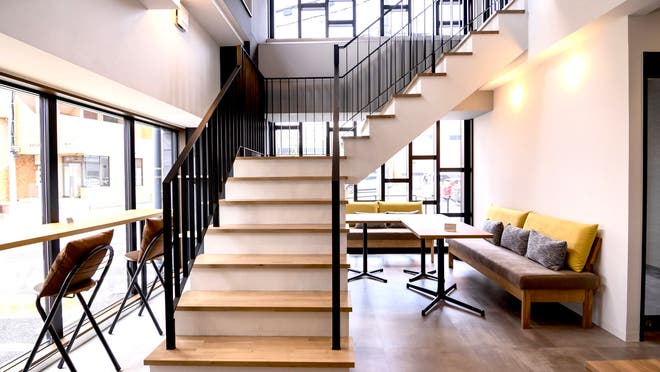 原駅徒歩3分。全面ガラス張りの明るいカフェを丸ごとレンタルプラン!の写真5