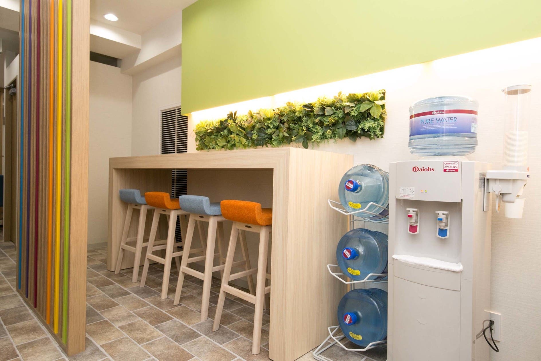 【名古屋伏見駅徒歩1分！】4名用会議室#Wi-Fi＃電源＃フリードリンク#ホワイトボードの写真5