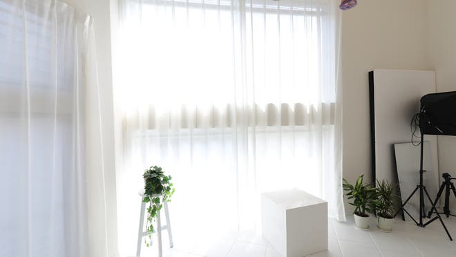 【奥渋フォトスタジオ Two Me 】自然光での撮影できる!白タイル(床)白壁、小さなスタジオの写真4