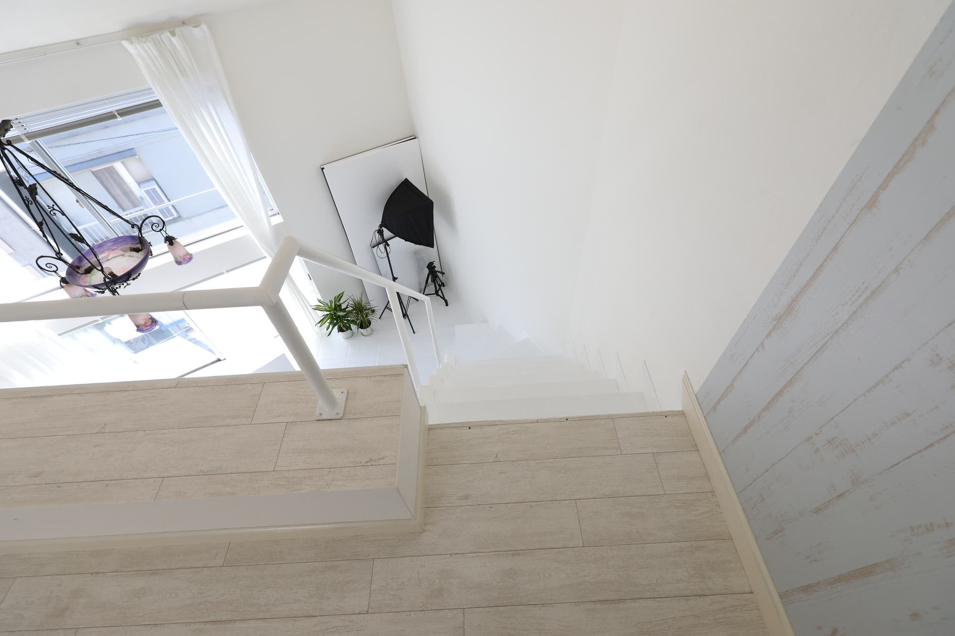 【奥渋フォトスタジオ　Two Me 】自然光での撮影できる！白タイル（床）白壁、小さなスタジオの写真15