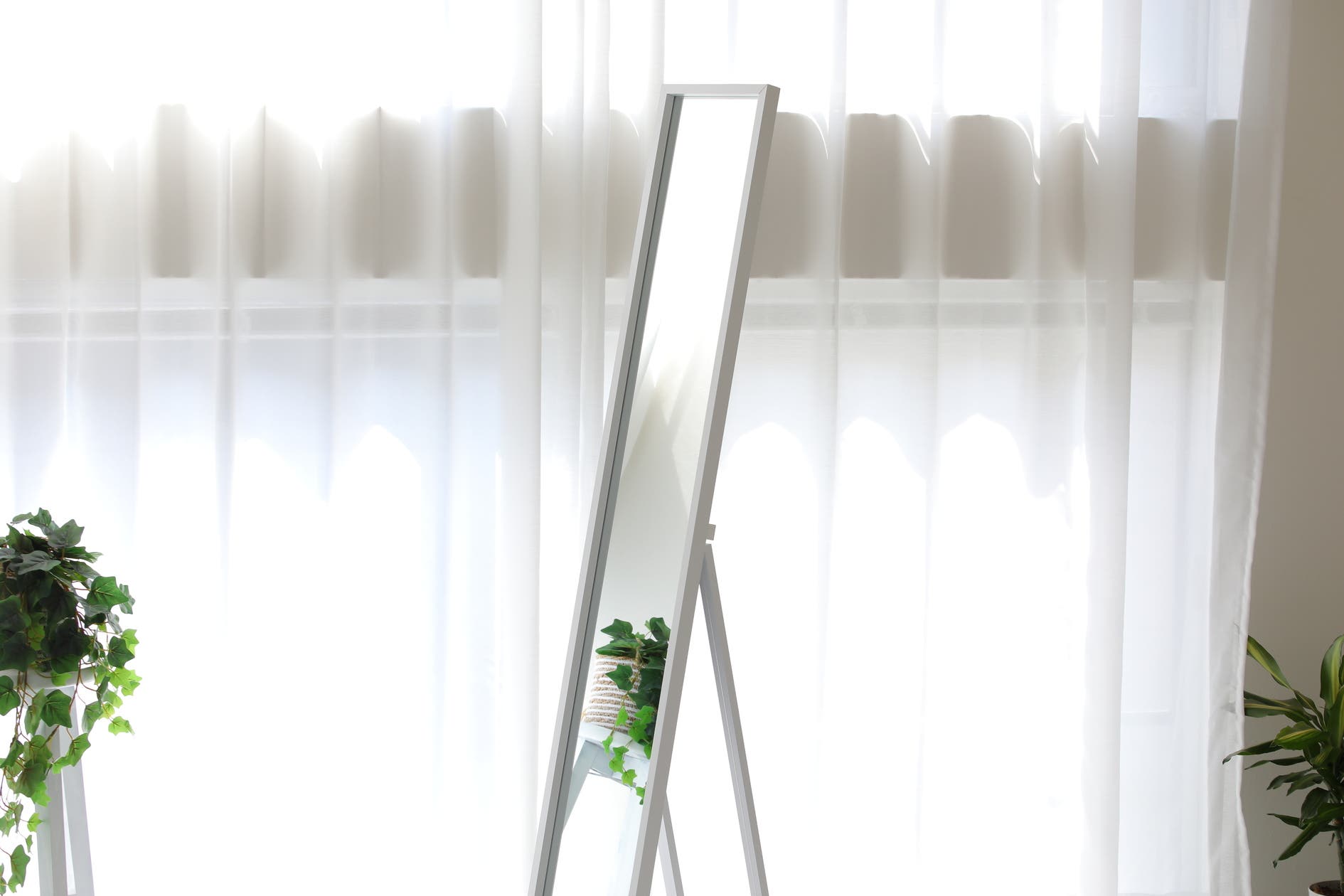 【奥渋フォトスタジオ　Two Me 】自然光での撮影できる！白タイル（床）白壁、小さなスタジオの写真10