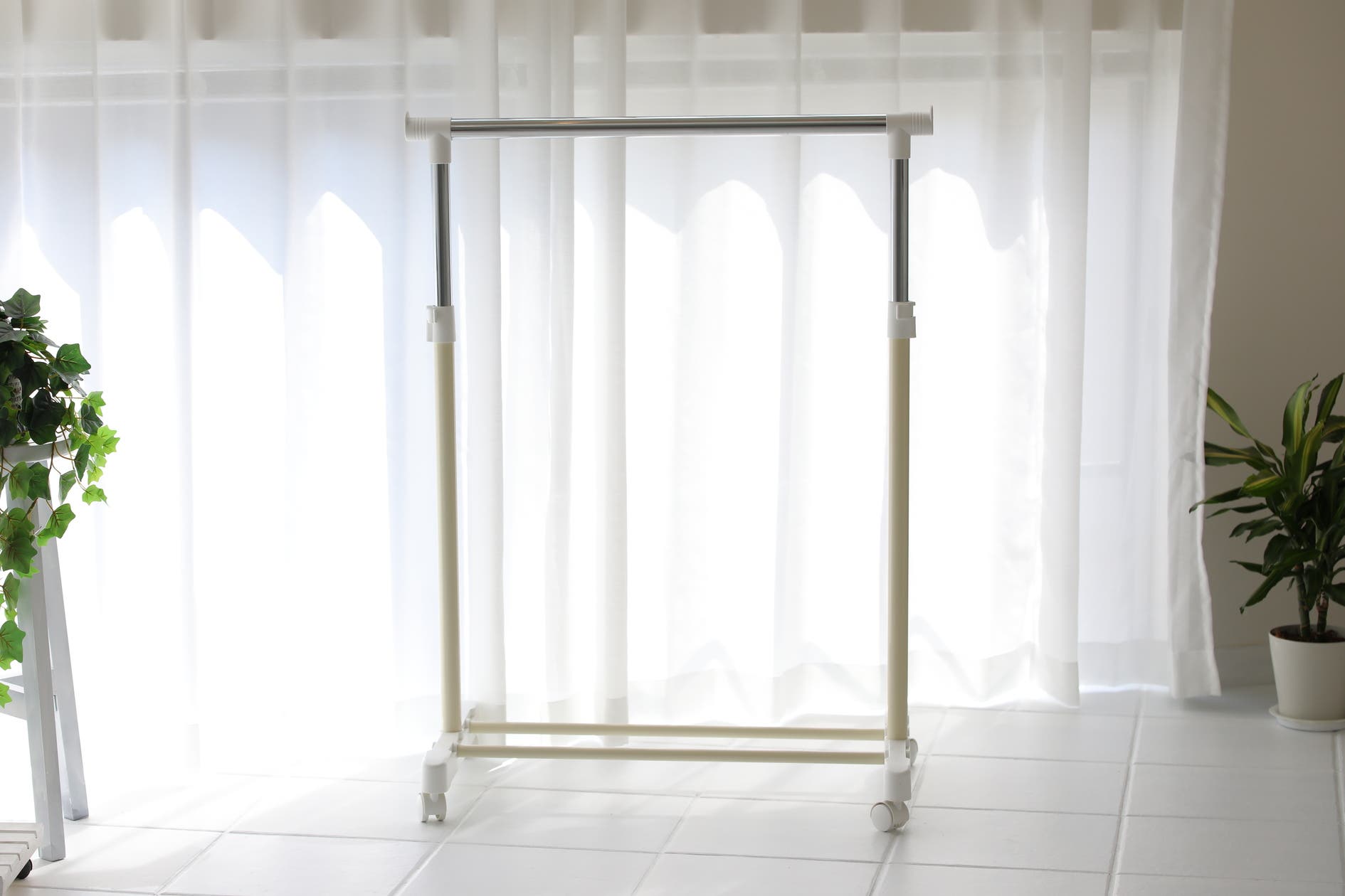 【奥渋フォトスタジオ　Two Me 】自然光での撮影できる！白タイル（床）白壁、小さなスタジオの写真11