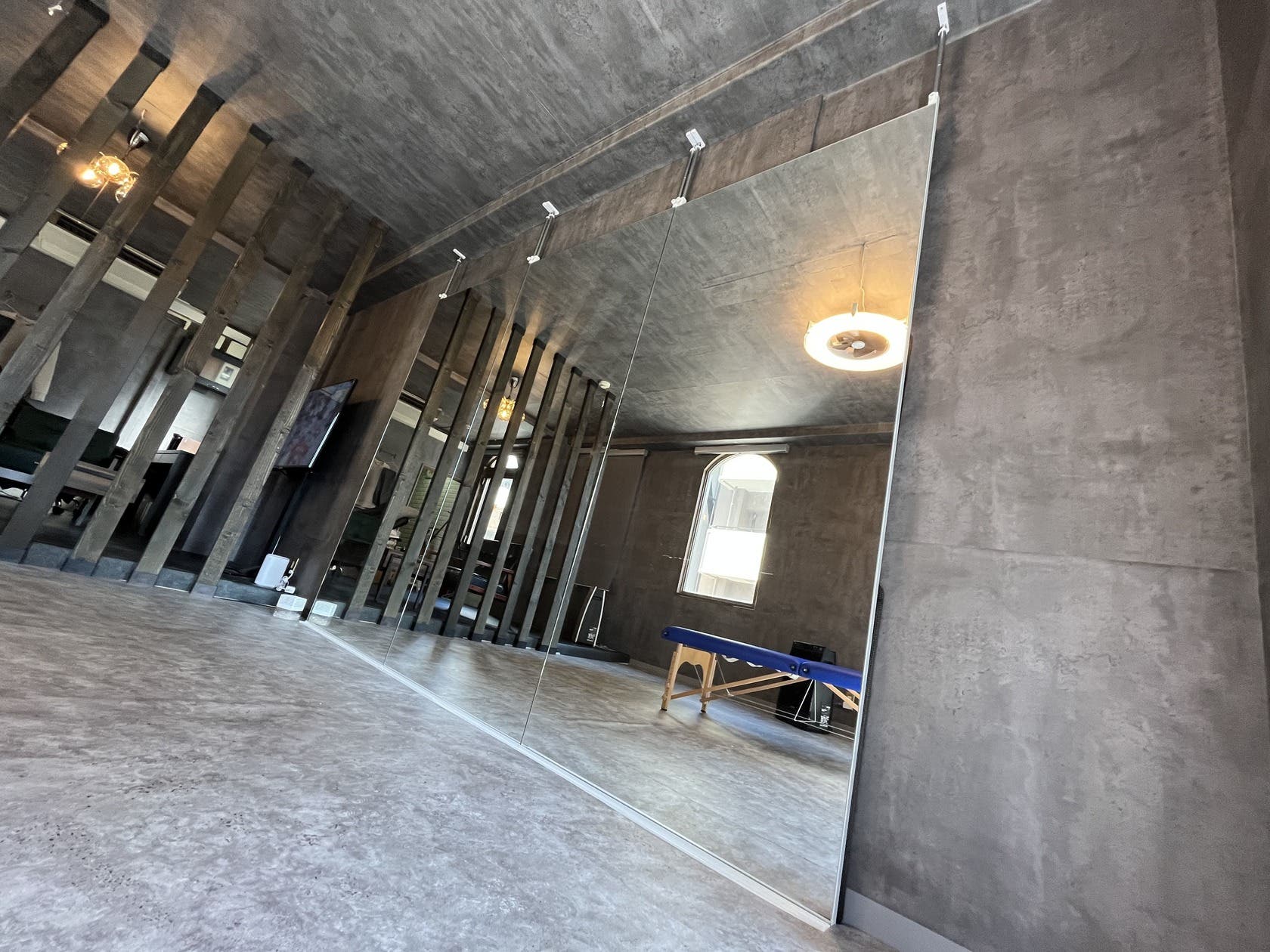 ❄️スマート空調で入室時から快適！秋葉原の広々モダン空間✨🚪施術/フィットネス/交流会/撮影に🧘‍♀️📷の写真6