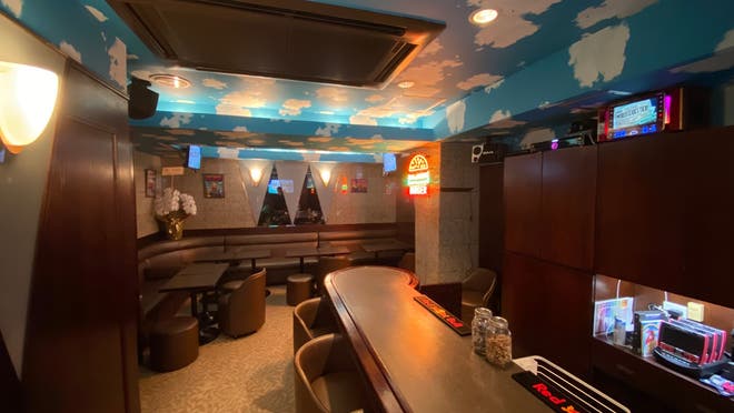 【インスタ映え】可愛い内装でリピーター続出!! 湯島駅徒歩2分!! カラオケが使える下町の隠れ家Bar!!の写真1