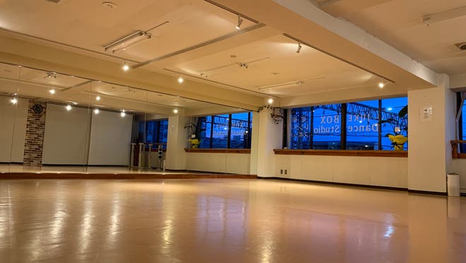 小手指駅徒歩3分のダンススタジオの写真1