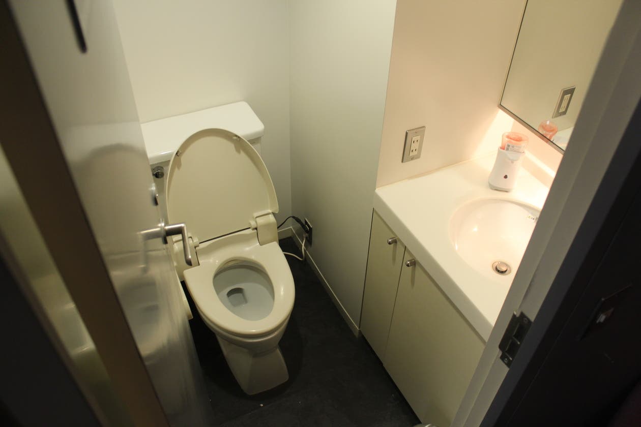 【中目黒・祐天寺】家具屋をスタジオに！ここでは人も芸術品。圧巻の雰囲気のインテリアスペースの写真17