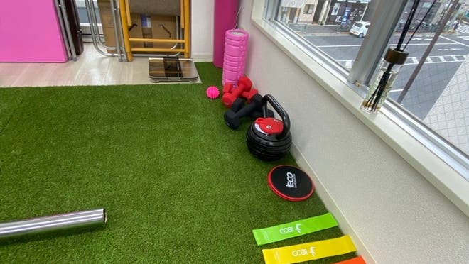 門前仲町駅から4分 緑がベースのおしゃれな完全プライベートジムの写真5