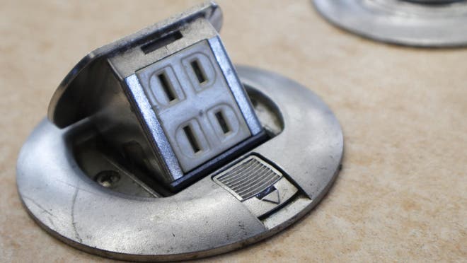 【御堂筋線:新大阪駅徒歩2分】 充実設備無料!研修、説明会、面接試験、セミナー、教室【貸会議室ラミ新大阪L-site8F】の写真9