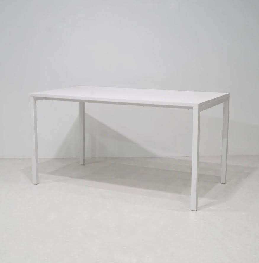 無料貸し出し　⑧展示テーブルの画像1