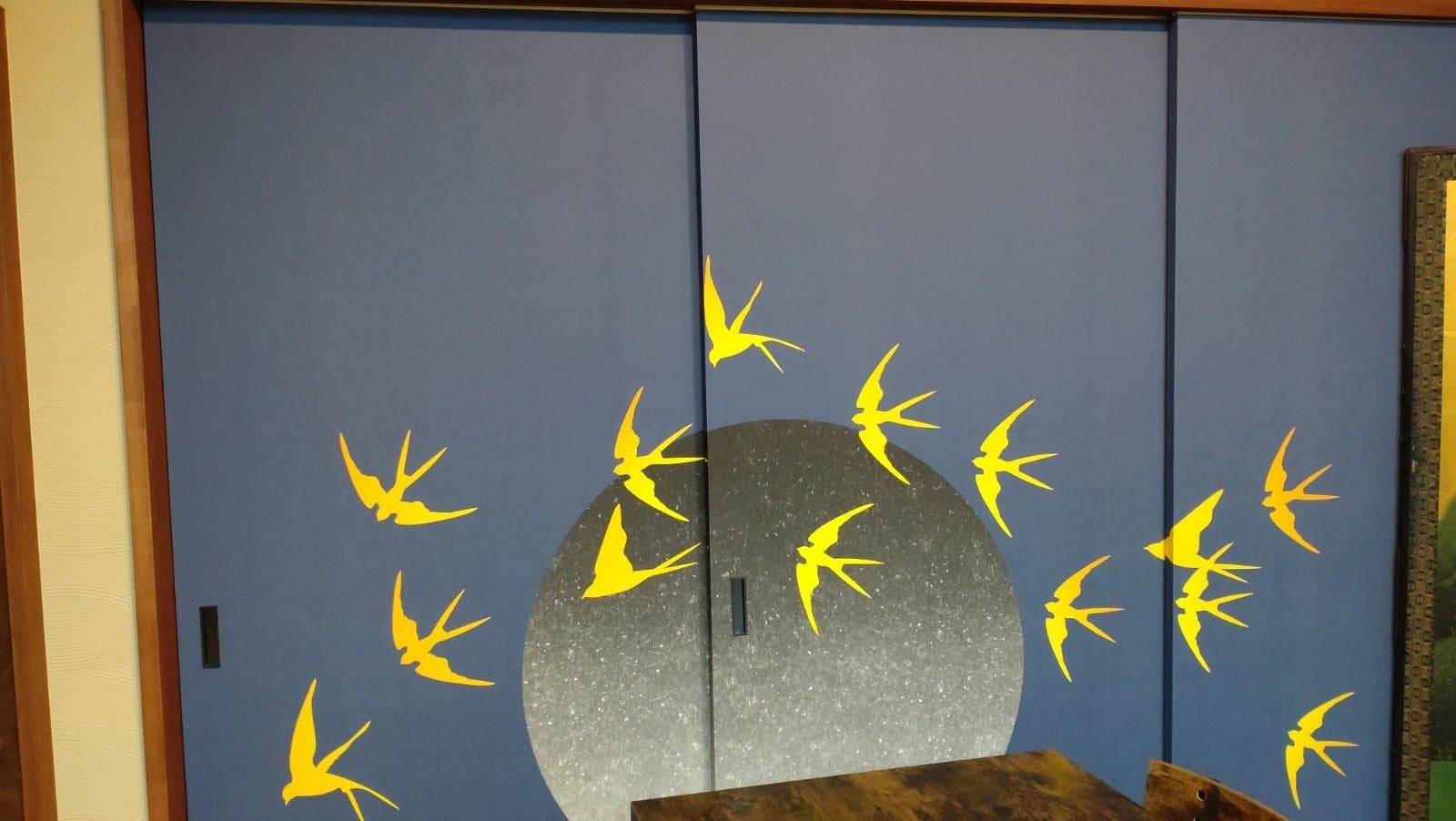 近鉄・JR桜井駅から徒歩5分　約80㎡オールフローリングで壁面鏡張り、天井高2.7ｍ、インスタ映えするお洒落な空間の写真16