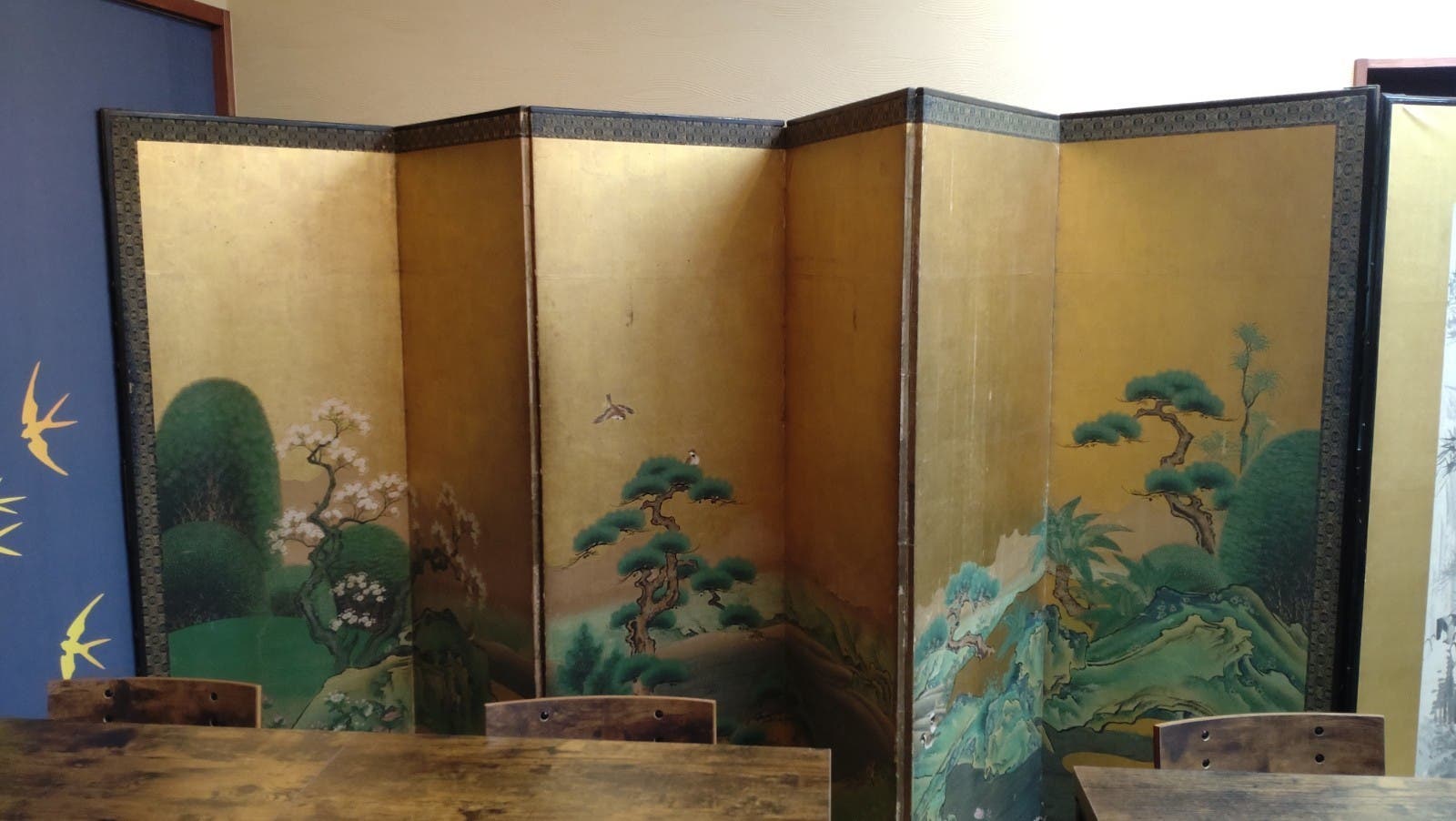 近鉄・JR桜井駅から徒歩5分　約80㎡オールフローリングで壁面鏡張り、天井高2.7ｍ、インスタ映えするお洒落な空間の写真17