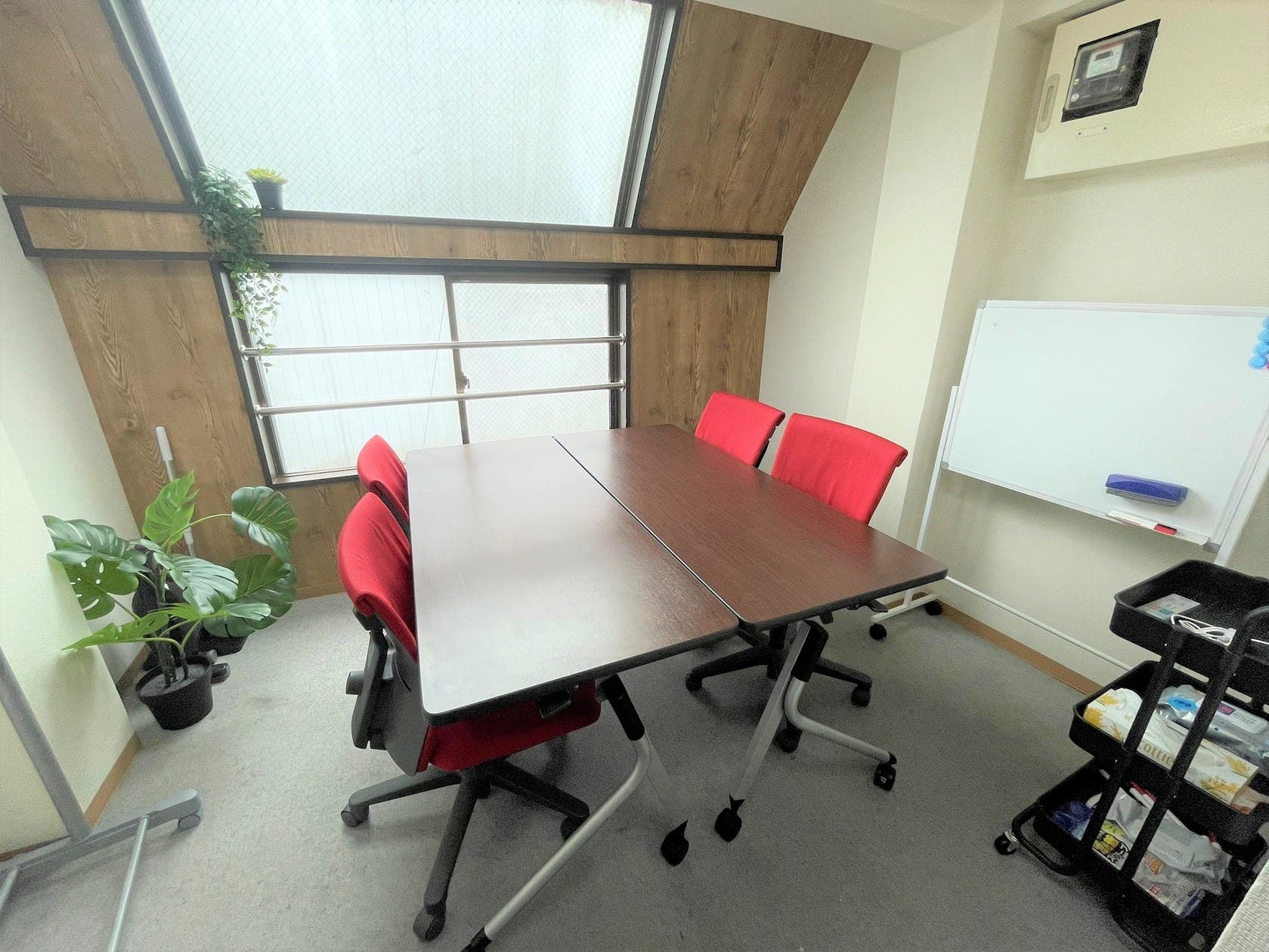 駅前会議室（4階）【リニューアルOPEN】｜テレワーク｜ミーティングスペース｜駅近好立地の写真5