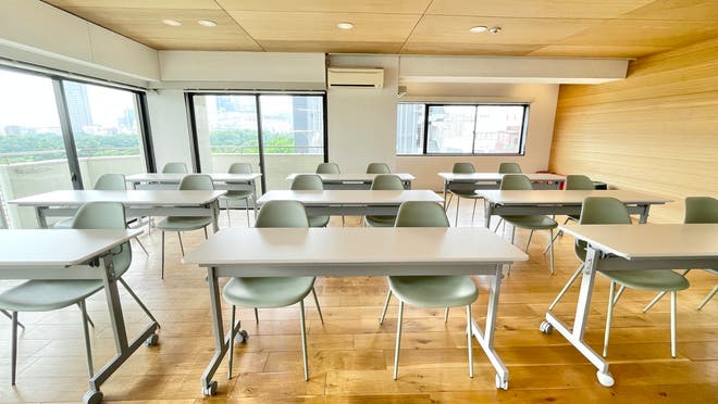 1001【新宿御苑前駅2分】4000円/1h★自然いっぱいの眺望×10階◎備品全て無料・最大23名着席可のおしゃれスペース♪の写真5