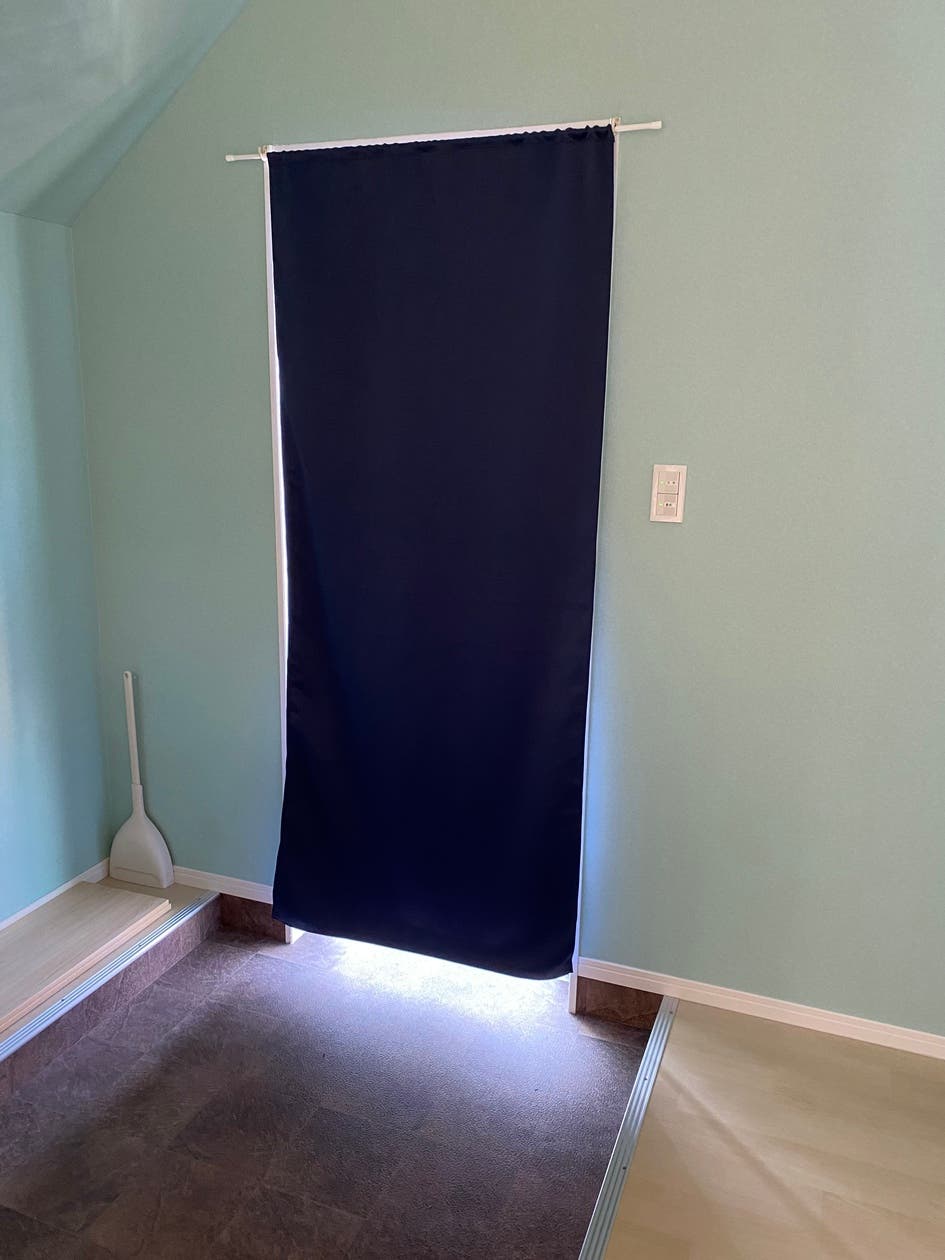 定員15名 床は清潔感のある白いクッションフロアです。 ※ 土足・ヒールでの入室は厳禁。 裏底が白のシューズをご着用ください。の写真11