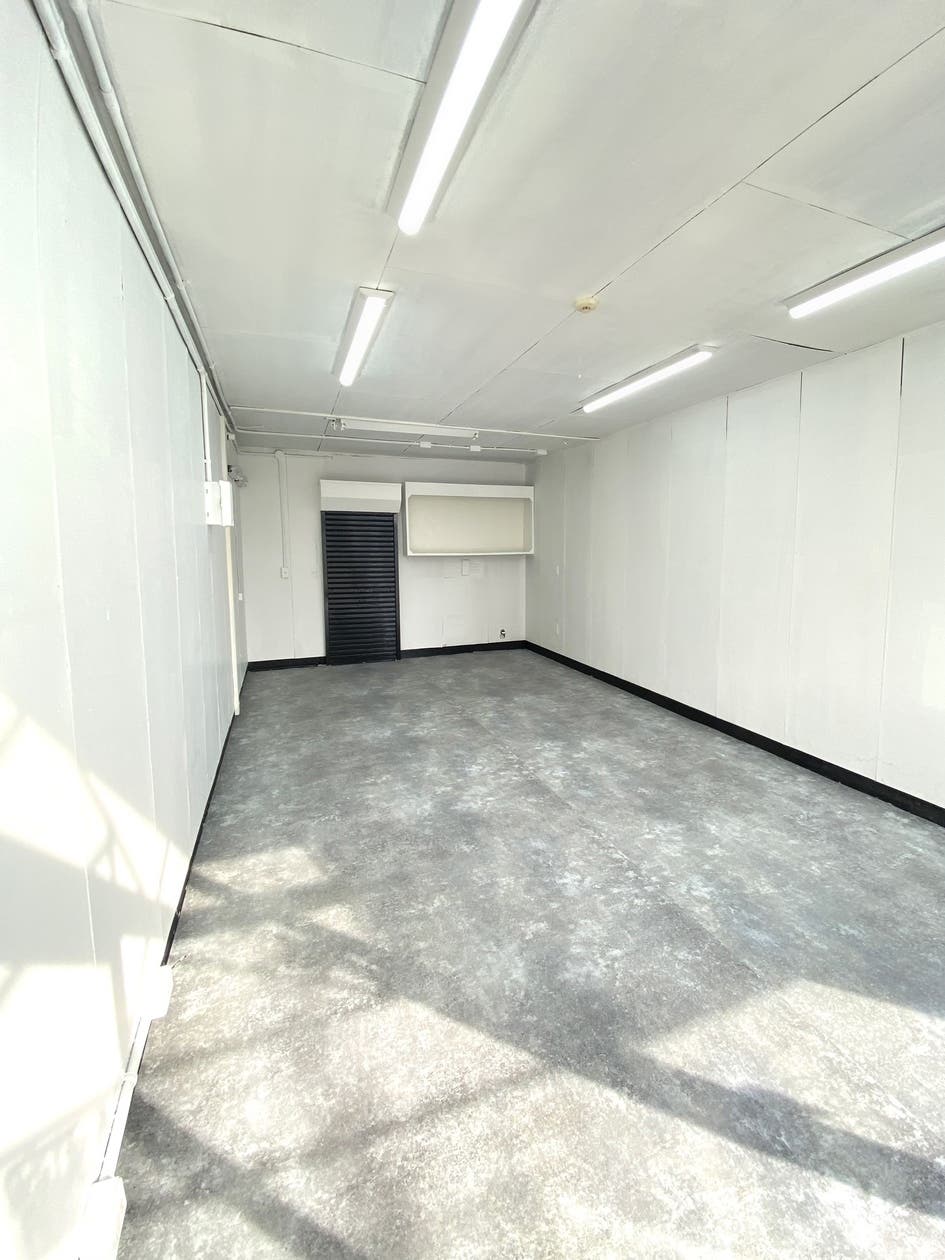 【柏森駅徒歩4分】８坪1階スペース！駐車場無料♪の写真1