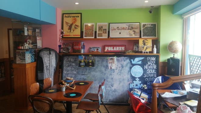 三ノ宮からすぐ、阪神御影徒歩6分席のみフリースペースとして利用できるカフェの写真3