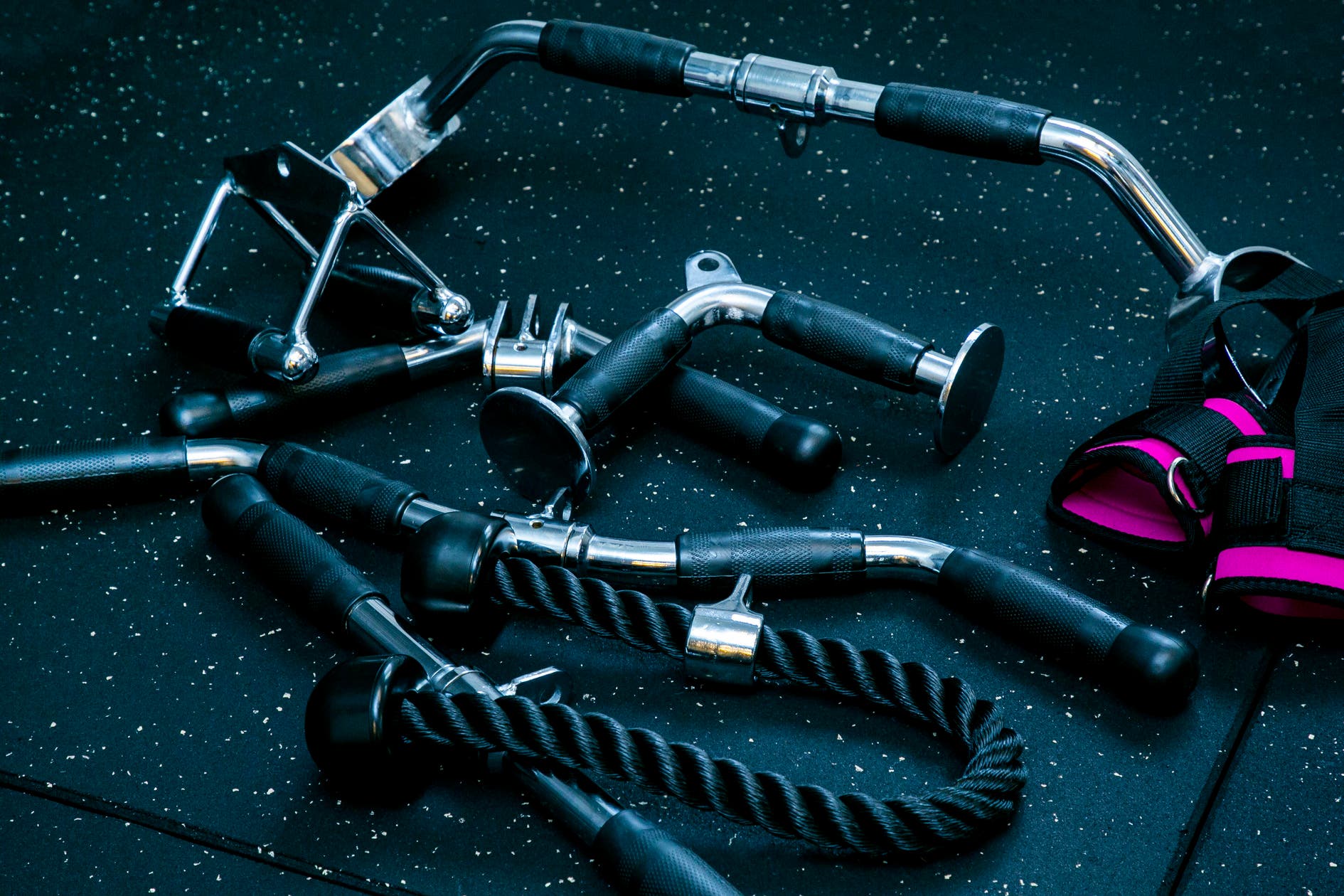 新大阪駅徒歩3分のプライベートレンタルジム｜パーソナルジムの設備をそのままお使いいただけるレンタルジムです♪の写真5