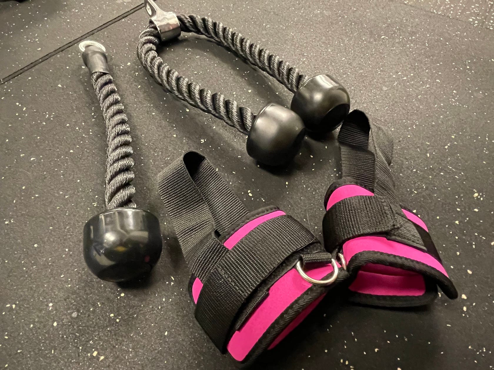 新大阪駅徒歩3分のプライベートレンタルジム｜パーソナルジムの設備をそのままお使いいただけるレンタルジムです♪の写真12