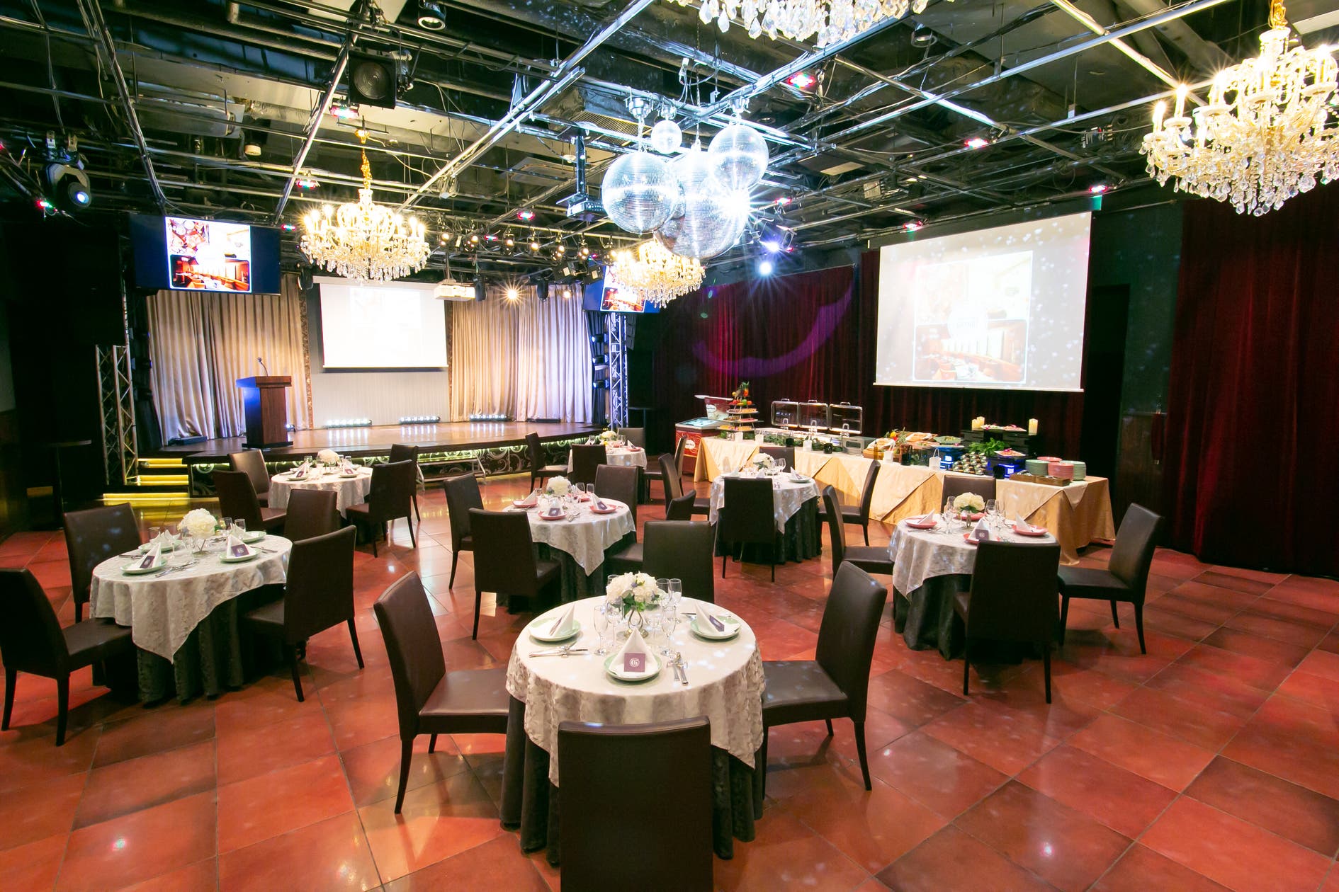 渋谷最大級のステージ完備★無観客ライブ・ライブ配信撮影も可能！ロケ撮影や各種イベント等、発表会から会議利用までお任せください！の写真5