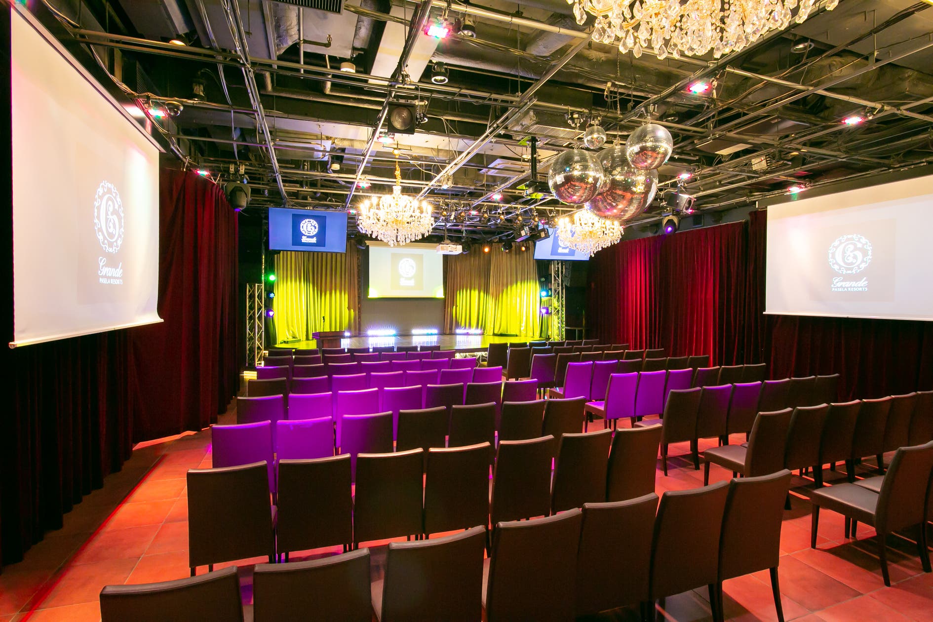 渋谷最大級のステージ完備★無観客ライブ・ライブ配信撮影も可能！ロケ撮影や各種イベント等、発表会から会議利用までお任せください！の写真6